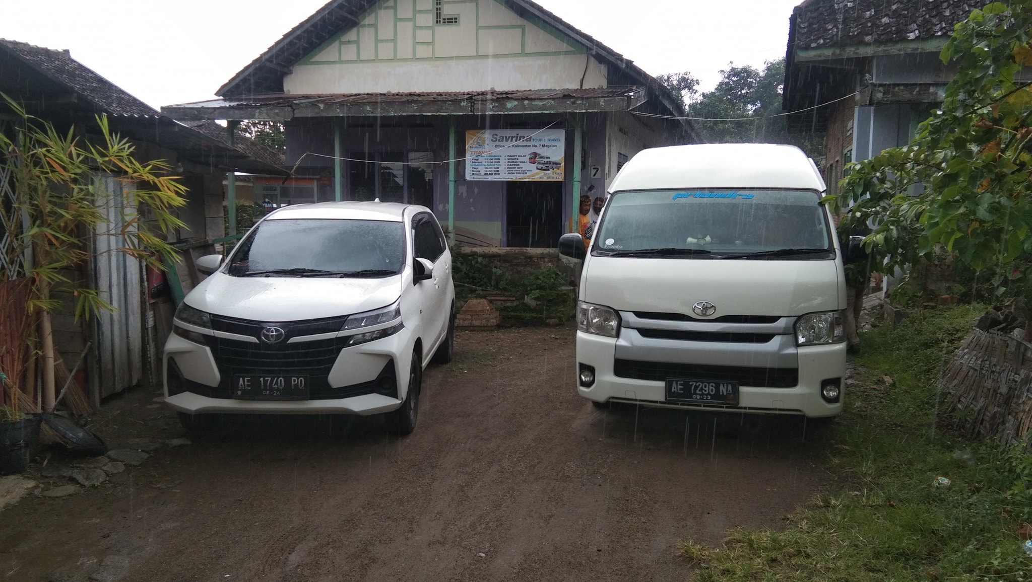 Travel Magetan dan Charter Mobil - Savrina Tour & Travel